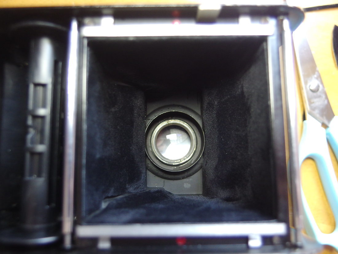 Nikkorレンズ搭載の珍品国産二眼レフ AIRES AUTOMAT （アイレス・オートマット）に、内面反射防止対策として植毛紙を貼るの巻 ...